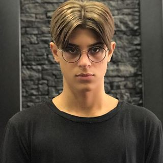 side vs middle part mog battle | Looksmax.org - Men's Self-Improvement ...