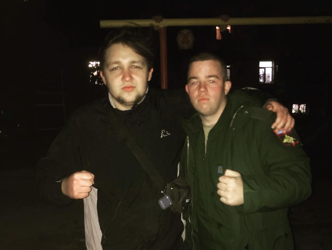 Is making a fist when posing for a photo too try-hard or does it look ...