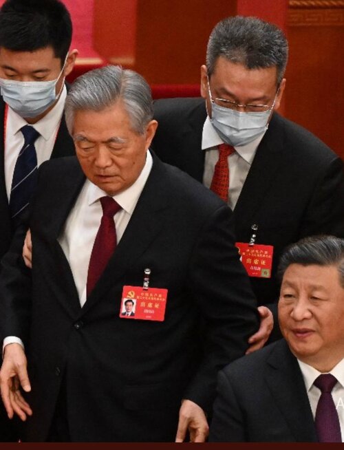 Xi Jinping vs Hu Jintaom, Life is always a mog or be mogged game ...