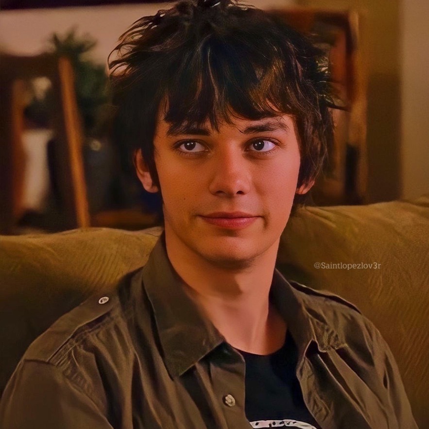 Bro why rodrick heffley in oppenheimer movie | Looksmax - Men's Self ...