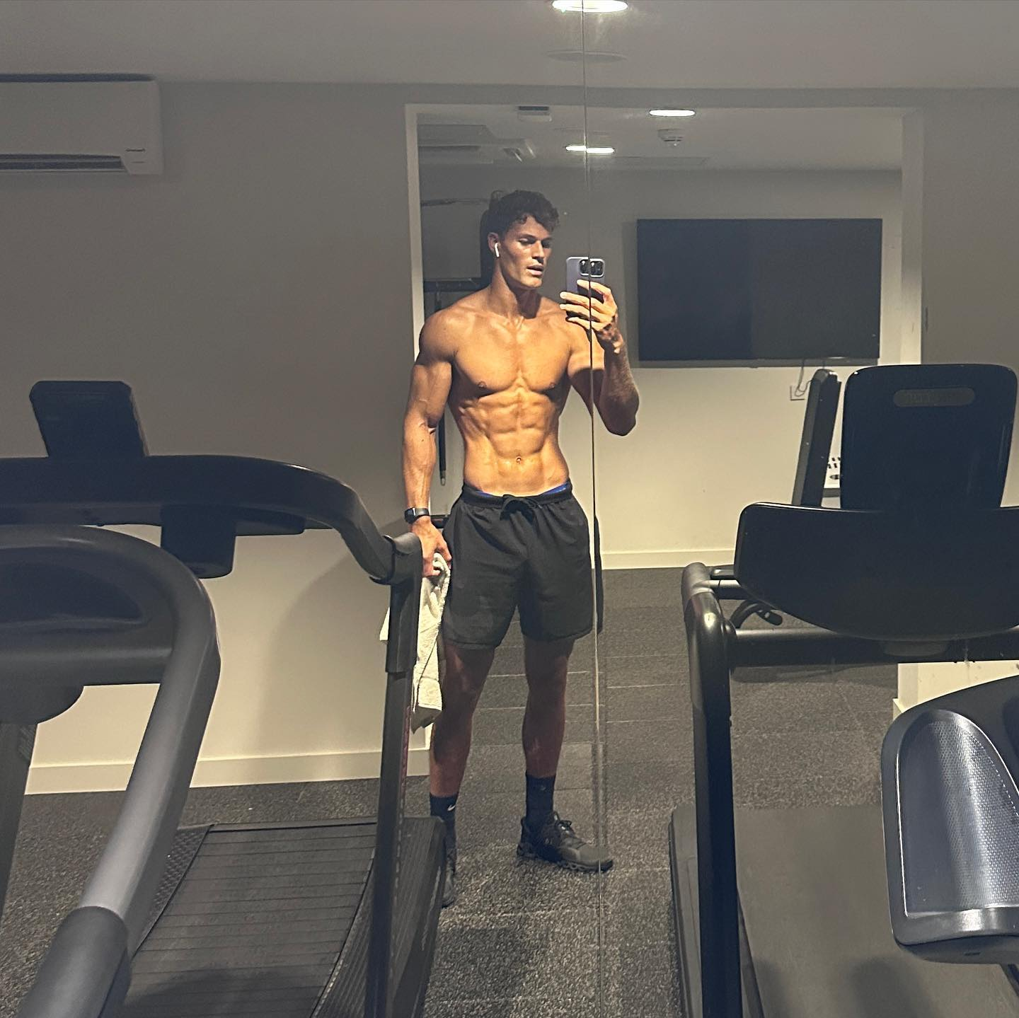 TAKE THE ADONIS BELT GYM PILL | Looksmax.org - Men's Self-Improvement ...