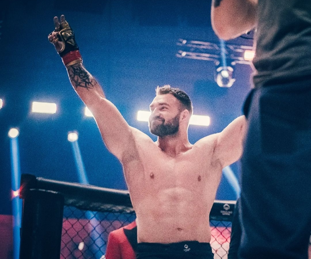 MMA FIGHT 1 WHITE VS 3 CURRIES | Looksmax - Men's Self-Improvement ...