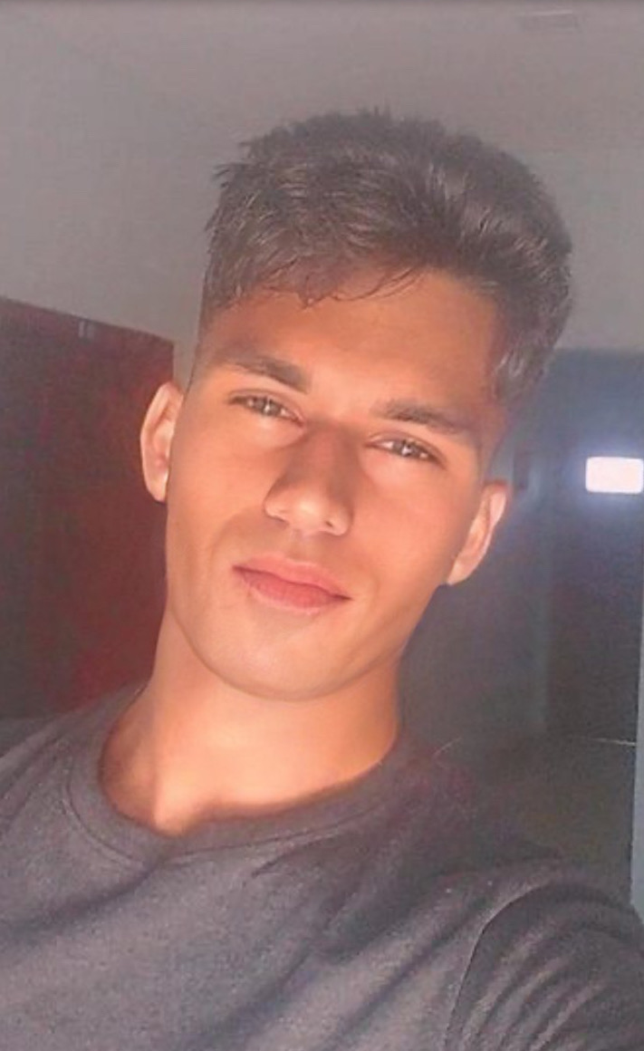 Rate me with light stubble disclaimer mogging warning | Looksmax - Men ...