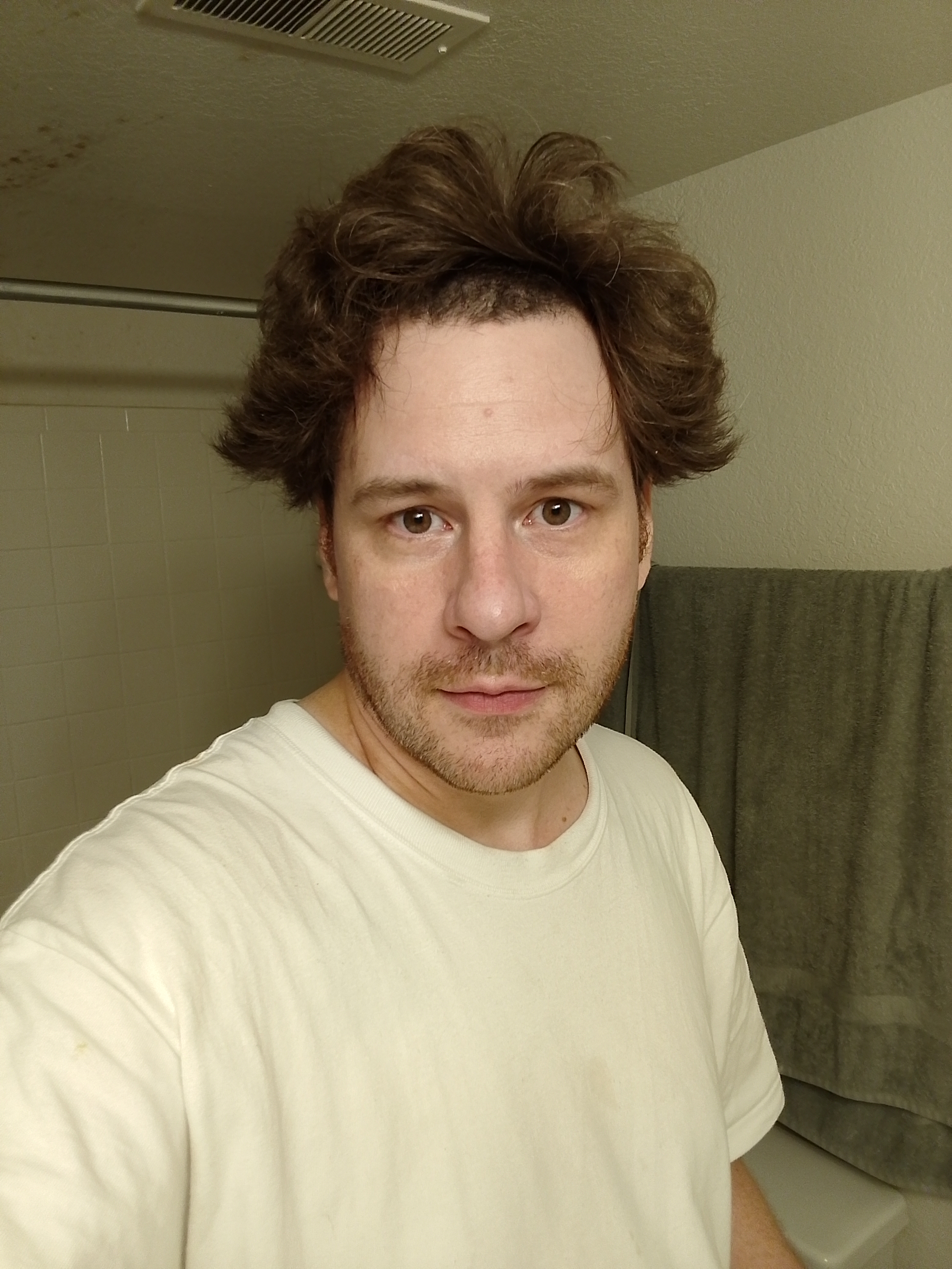 Do I have prey eyes? | Looksmax - Men's Self-Improvement & Aesthetics