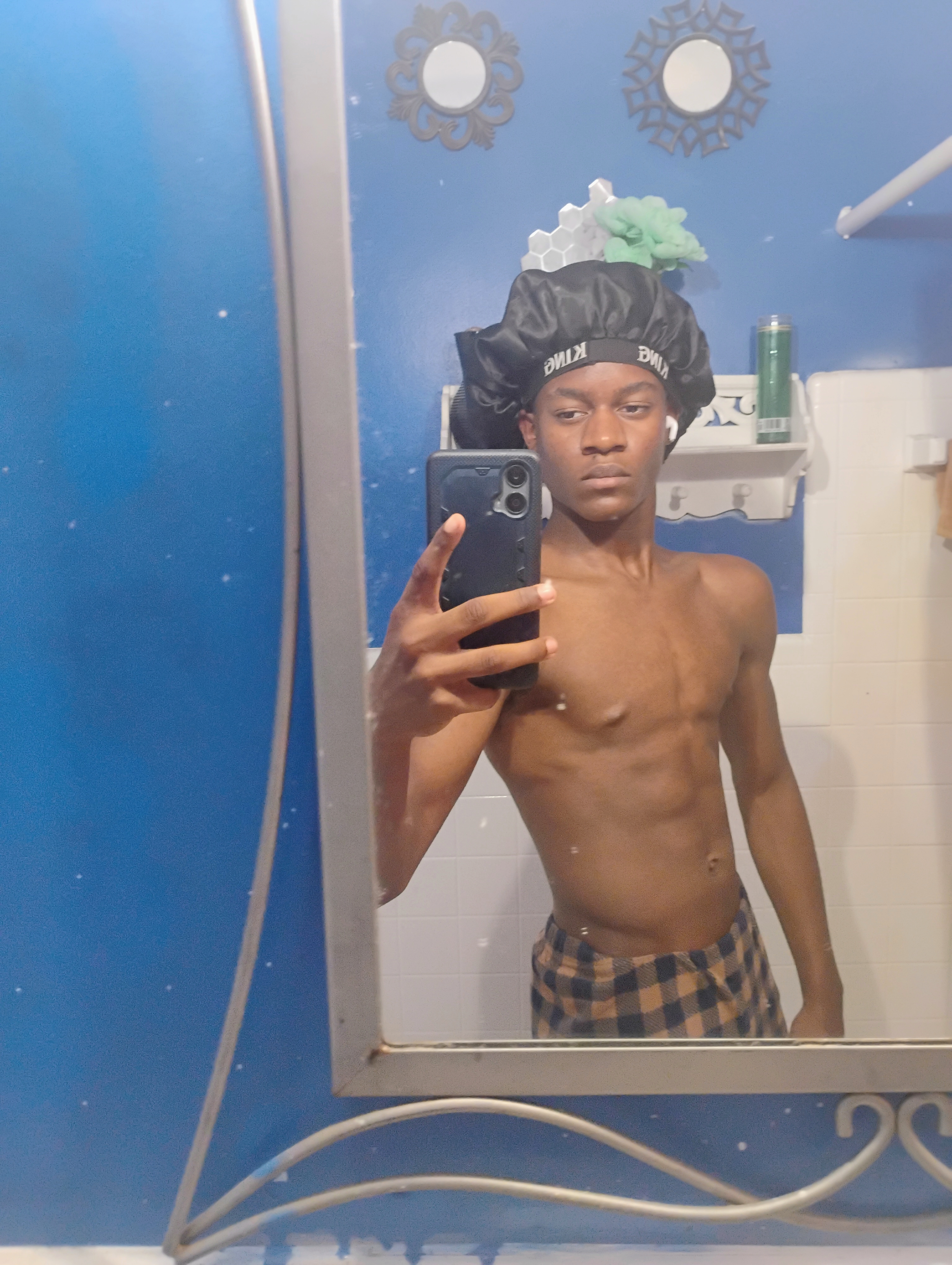 Model physique with a chud face 🫩🔫 but anyways rate my physique and ...
