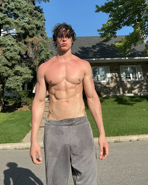 Mtn face+ Chad physique and height= Chad | Looksmax - Men's Self ...