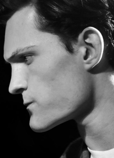 Does tom holland have bimax protrusion ? | Looksmax.org - Men's Self ...